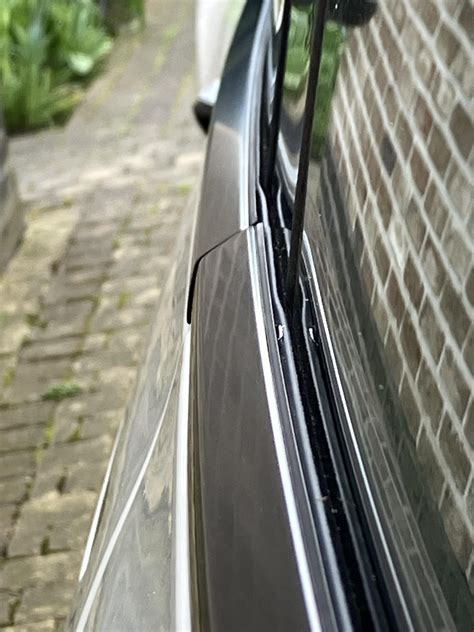 Misaligned Window Trim Highland R Teslamodel3