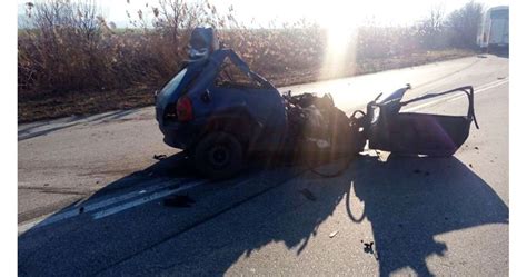 Колата на загиналите край Пазарджик навлязла изненадващо в насрещното платно Снимки