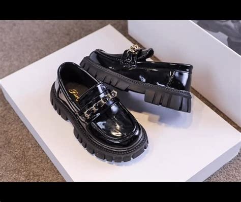 Дитячий одяг та взуття 💙💛 Ціна 670 грн В НАЯВНОСТІ 🌿Стильні туфельки для дівчаток 🌿Матеріал