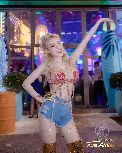 Top Nh Ng N Nude L H Ng Tr N S N Bay L C Khi Nh Dj Nh G I Xinh