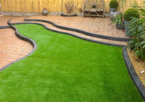 Curve Artifical Grass Ewenny Garden Centre