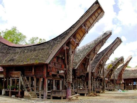 Arsitektur Dan Ciri Khas Rumah Adat Toraja Beserta Gambarnya