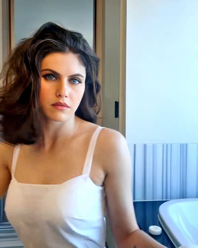 Alexandra Daddario Tumbex