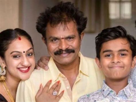 பிரபல முன்னணி நடிகை ப்ரீத்தா ஹரியின் குடும்ப புகைப்படங்கள்