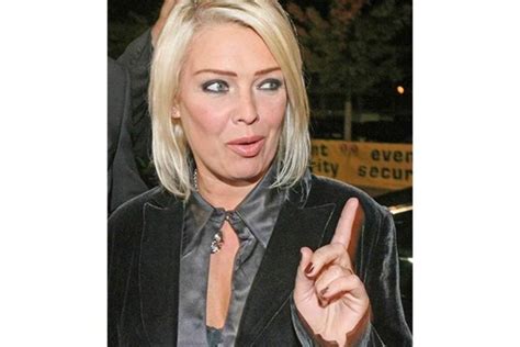 Защо звездите се отмятат от нас