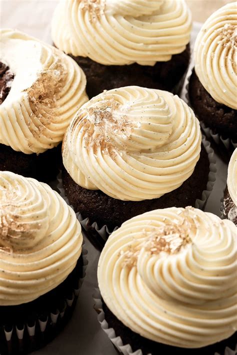 Chocolate Cupcakes With Vanilla Frosting