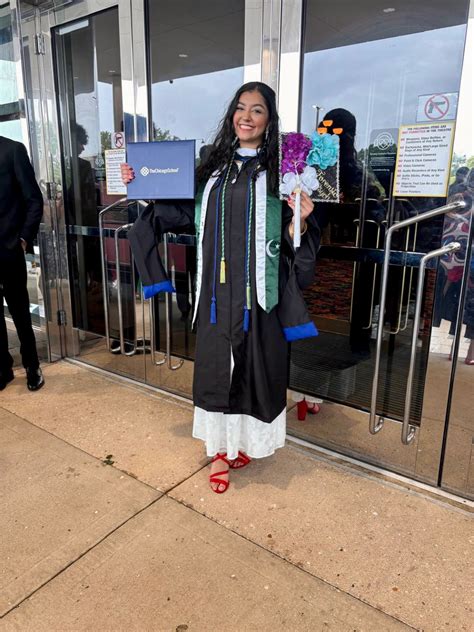 Hajarah Dar On Linkedin On Friday I Graduated Summa Cum Laude From The Chicago School With My