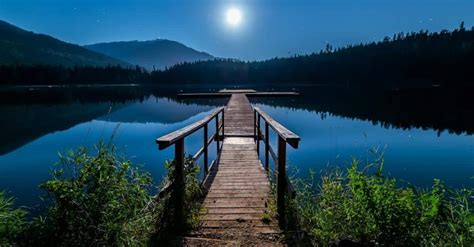 Moon Captions For Instagram Posts And Reels