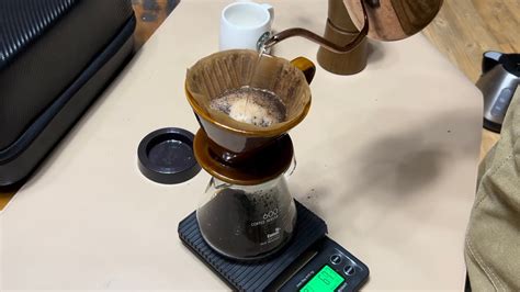 초보 바리스타의 핸드드립 연습 3일차 칼리타 드립퍼 브루잉 커피 Youtube