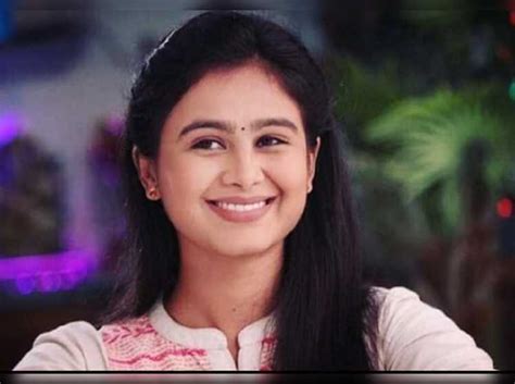 Mrunal Dusanis Biography: Age, Height, Figure, Net Worth & More - Bio-Famous.com