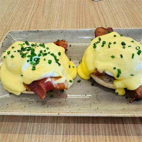 Eggs Benedict Oceana Restaurant And Bar