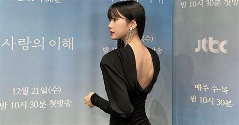 문가영 몸매 이렇게 좋았어 밀착 드레스로 뽐낸 바디라인