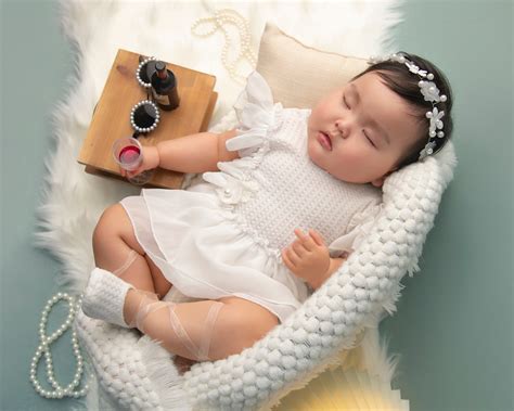 Мишү Нярайн зураг нь эцэг эхдээ аз жаргал хайрыг мэдрүүлдэг Ядарч стрессээр дарагдсан үед