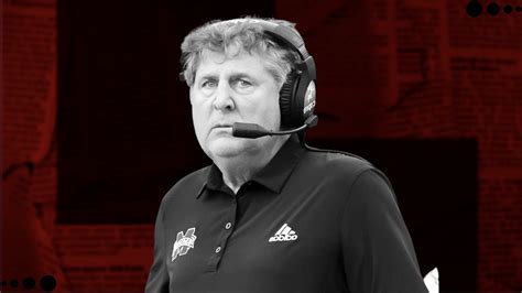 What Happened To Mike Leach The Pioneer Of The Air Raid Offenses Lasting Impact Soapask