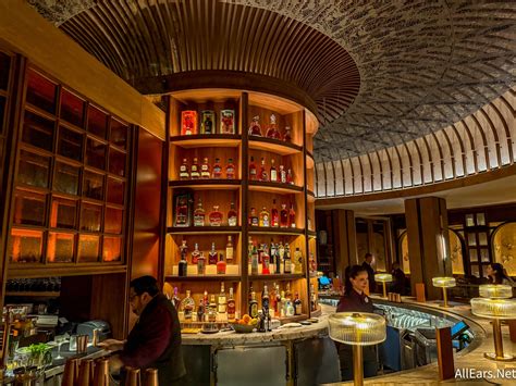 Review An Iconic Disney Hotel Restaurant Reopens This Week And We