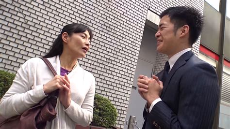 素人おばさんナンパ！若い男のお誘いに舞い上がり、年下男のデカチン激ピストンにイキまくる熟妻たち 12人 358279 人気av女優観察日記 無料アダルト動画大全集