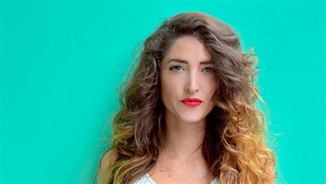 Kelly Convey Live Comedy At The Glee Club