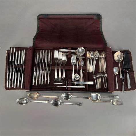 Lot 004 One Hundred And Seventy Two Piece Sterling Silver Flatware Set