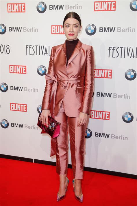 Anna Bederke Outfits And Style Photos • Celebmafia