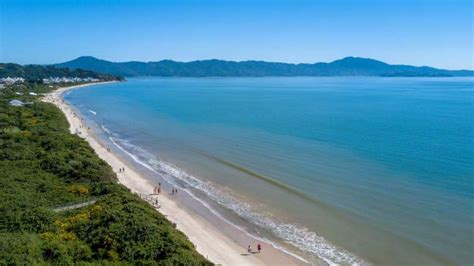 Praia De Jurerê Internacional Uma Das Mais Famosas De Floripa Pirâmides