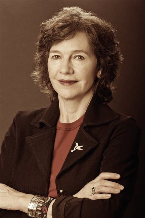 Louise Erdrichs Novel ‘the Round House Wins National Book Award The