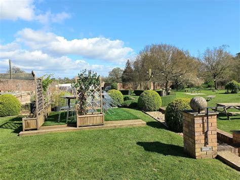 Sweeney Hall Iguanagogoiguanagogo