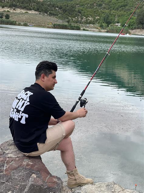 در اقیانوس چه نیافتی که به کرم سر قلاب دل بستی ای ماهی