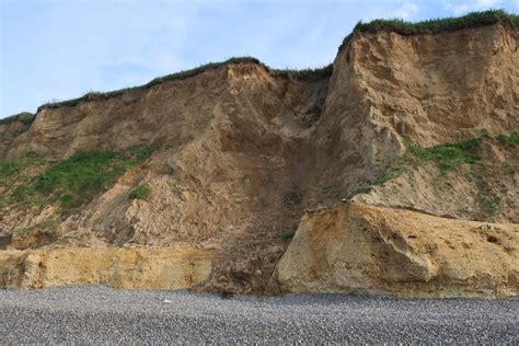 Chalk At The Base Of The Cliffs Between © Hugh Venables Cc By Sa20