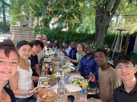 Electron Cooling Behavior In Cascading Semiconductor Double Quantum Well Structures