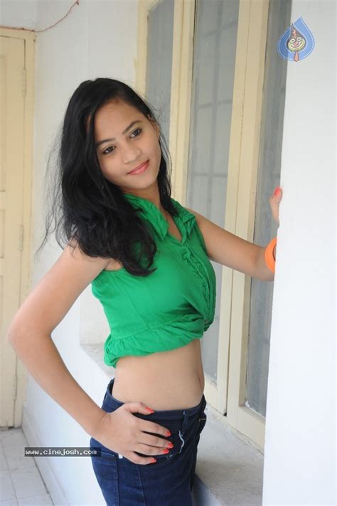 Aasha Hot Stills Photo 54 Of 62