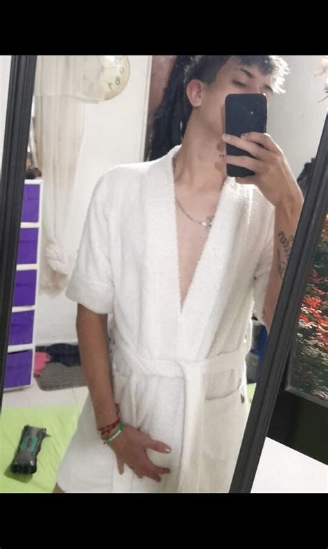 Aaronbeck Cam Model Free Live Sex Show And Chat Stripchat