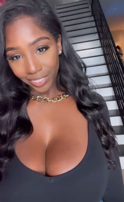 Ellie Mae Amazing Cleavage In Black Top Male43can Ellie Mae Amazing Cleavage In Black Top Male43can