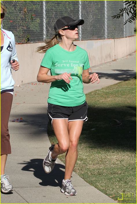 Reese Witherspoon Works Up A Sweat Photo 2331122 Reese Witherspoon Photos Just Jared