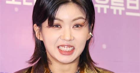 포토 아이키 장난기 가득한 표정