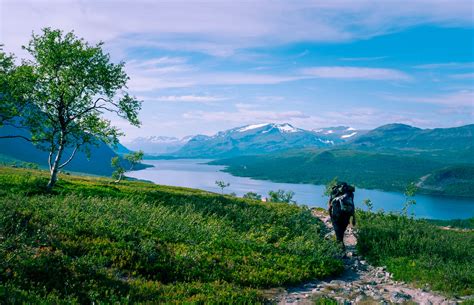 Härliga Vandringar I Norrland Gå I Berg Dal Och Nationalparker