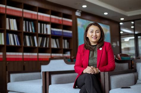 Х Булгантуяа Эмэгтэйчүүдийн хөдөлмөрийн үнэлэмж эрүүл мэнд боловсролын чанарт онцгойлон анхаарна