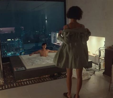 너무 파격적이라 Cg설 까지 더글로리 배우 차주영 가슴 노출했더니 네티즌들 사이 난리났다