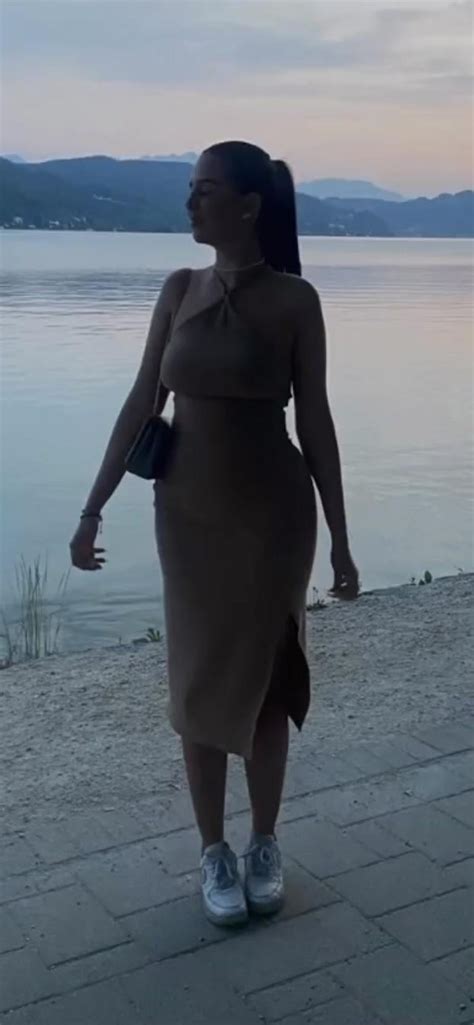 Tribute Me Pls Rreginahixthot