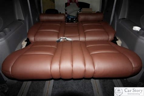 쌍용 코란도 투리스모 투리스모 바닥 모노륨 장판 시공 레일 연장 개조 2열 의자가 돌아가는 회전 시트 2열 좌우 몰기 시트 개조 자동차 실내 튜닝 서울