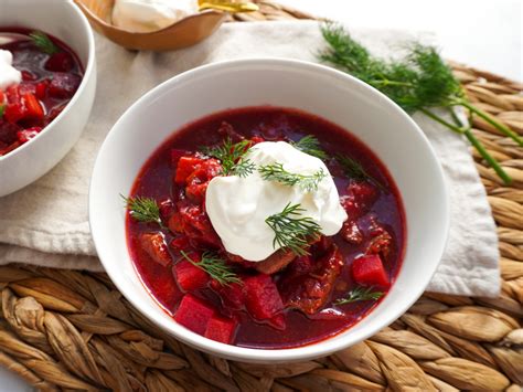 Slow Cooked Borscht Recette Magazine