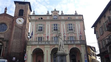 Moncalieri A Luglio Visite Guidate Per Il Centro Storico Il Mercoledì