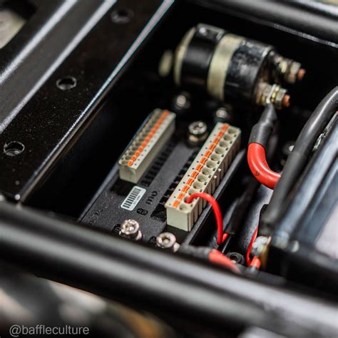 Mounit Blue The Innovative Configurable Control Unit For Vehicle