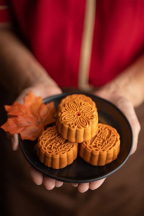 3 ร้าน 3 สไตล์ รังสรรค์ขนมไหว้พระจันทร์ สืบสานตำนานโบราณ