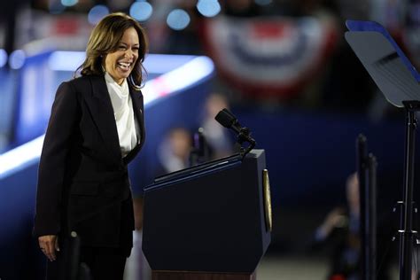 Kamala Harris delivers her final major campaign address