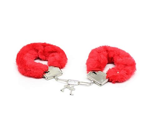 Меховые наручники, красные, MMG Sex Toys Manette Lana - купить с ...