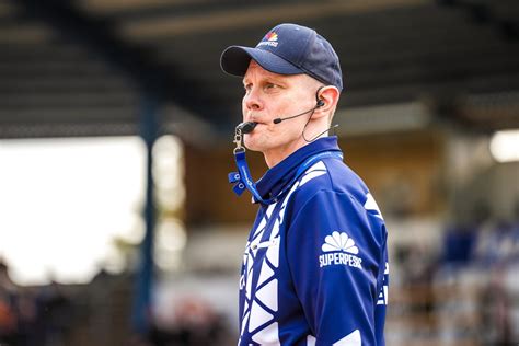 Ari Mustonen Ja Sami Ritola Viheltävät Miesten Itä Länsi Ottelun