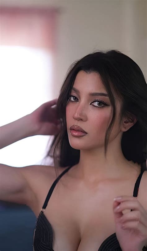 คัพสาวสวย เอมมี่ มรกต สวย น่ารัก🥰🥰 สวย เซ็กซี่ ดารา นางแบบ สาวสวย น่ารัก ขาว