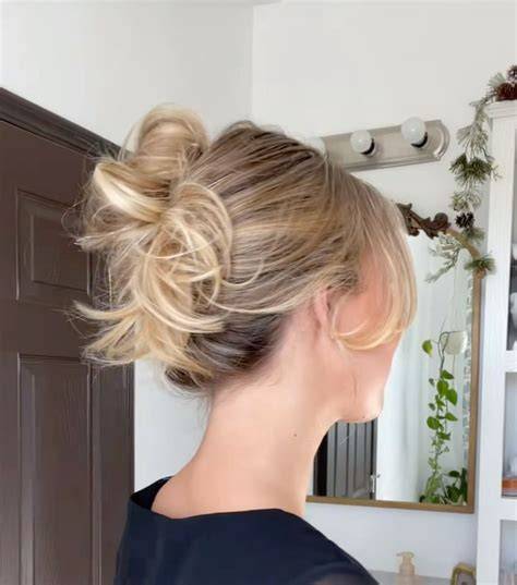 Messy Bun Bun Hairstyles Hair Styles Cute Hairstyles