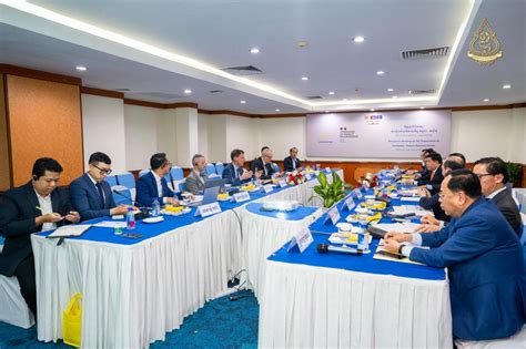 អ្នកឧកញ៉ា លី យ៉ុងផាត់ ប្រធានសមាគមឧកញ៉ាកម្ពុជា ជួបពិភាក្សាការងារជាមួយ