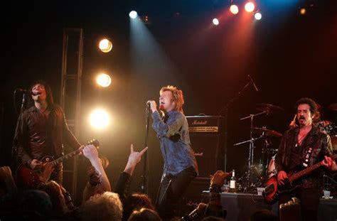 Review In ‘sexanddrugsandrockandroll Denis Leary Is An Aging Rocker The New York Times